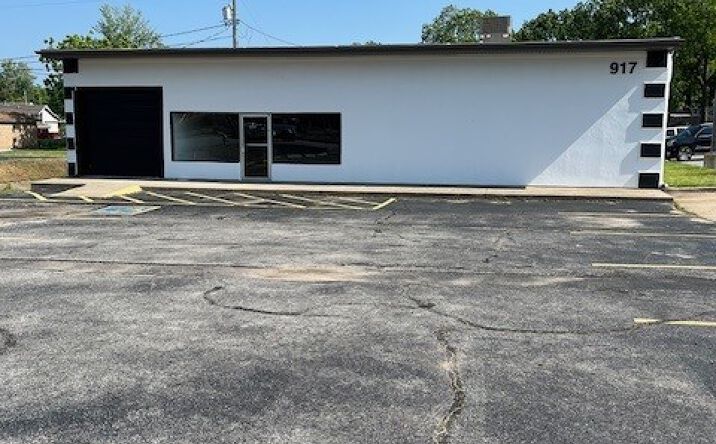917 W Walnut Street, Rogers, AR 72756 | Crexi.com 917 W Walnut Street, Rogers, AR 72756 | Crexi.com