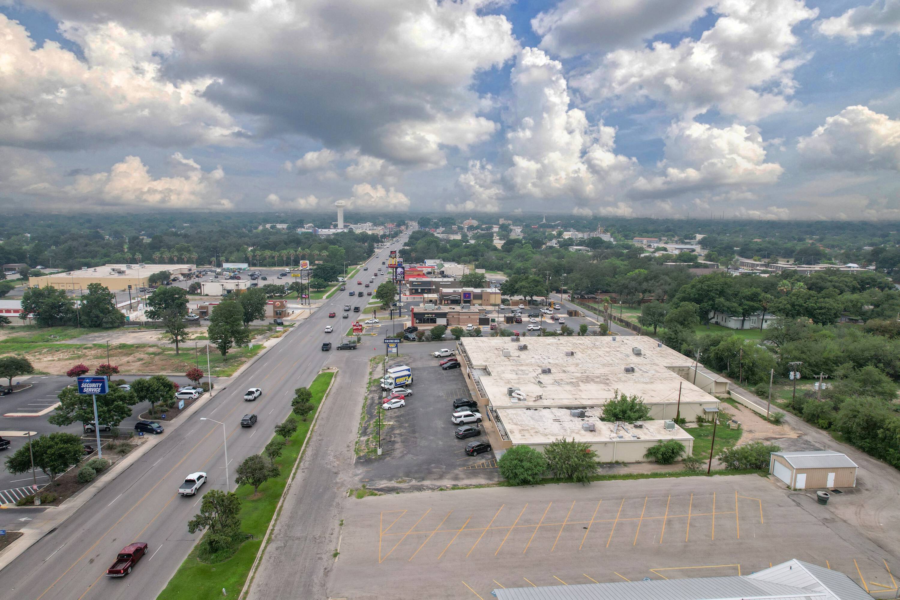 600 E Main St, Uvalde, TX 78801 | Crexi.com