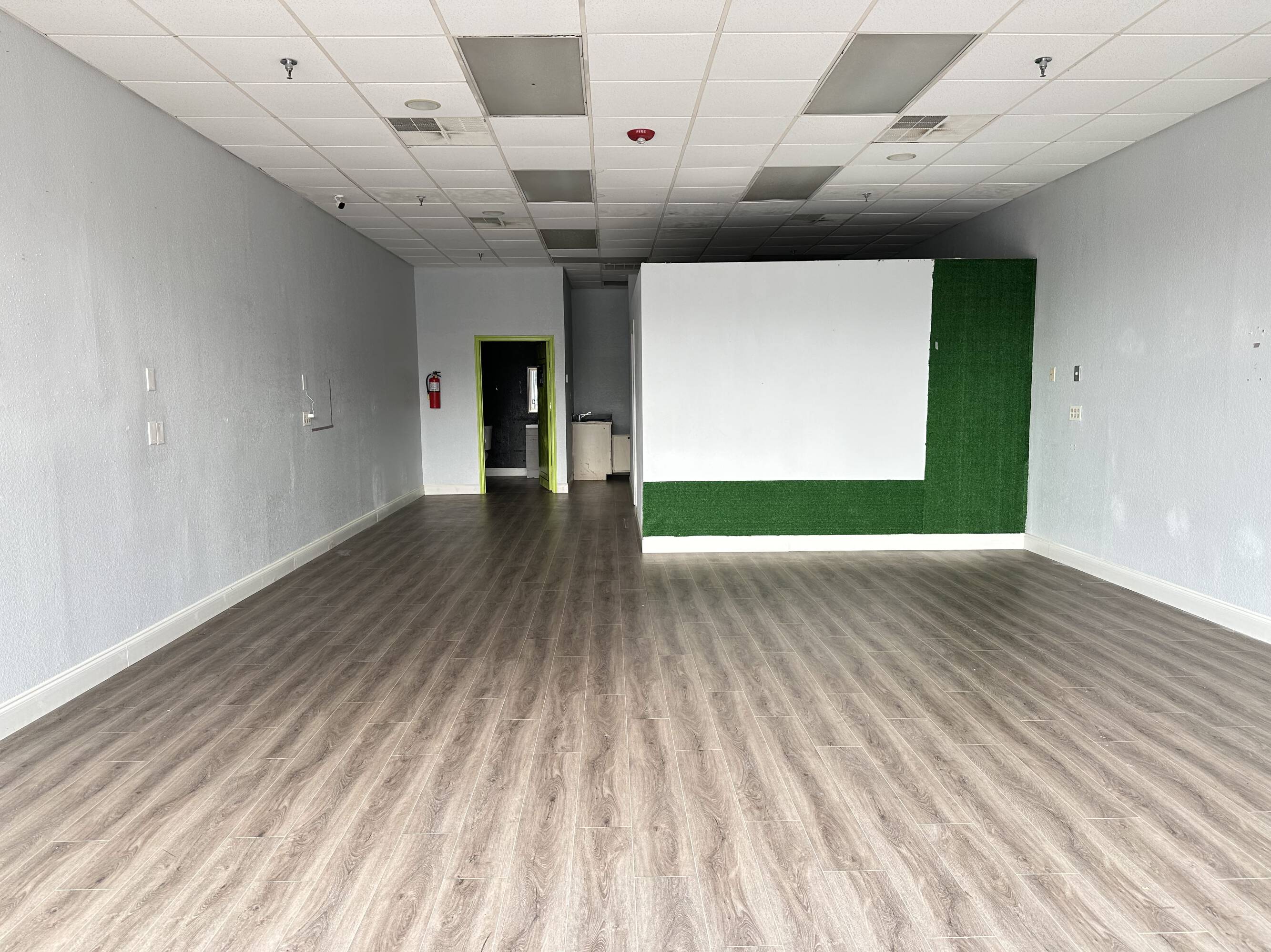 2430 N Davis Dr, Arlington, TX 76012 | Crexi.com