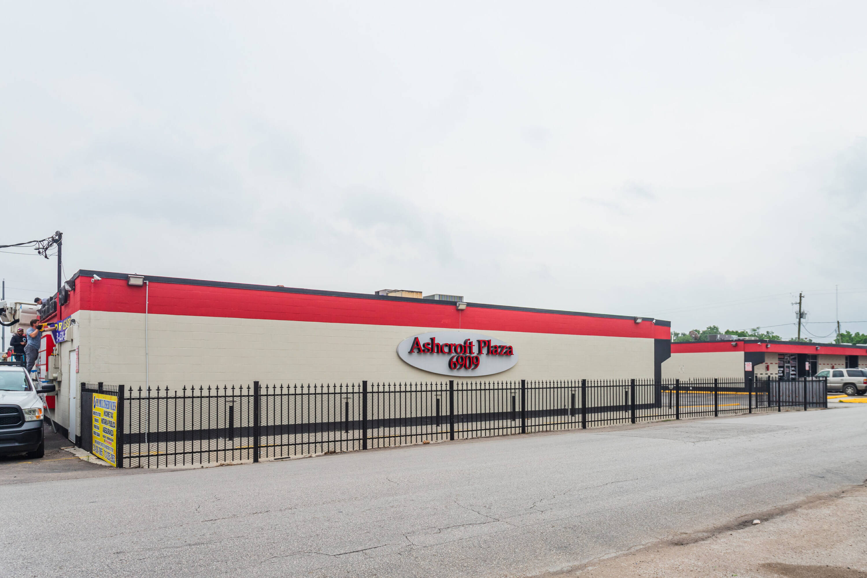 6909 Ashcroft Dr, Houston, TX 77081 | Crexi.com