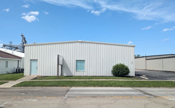 805 W Locust St, Bloomington, IL 61701 | Crexi.com