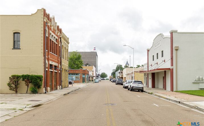 205 1/2 E Constitution Street, Victoria, TX 77901 | Crexi.com