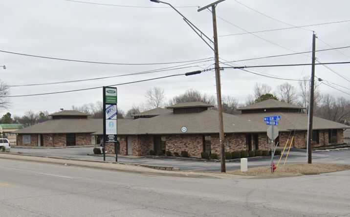 2017 S Elm Pl, Broken Arrow, OK 74012 | Crexi.com