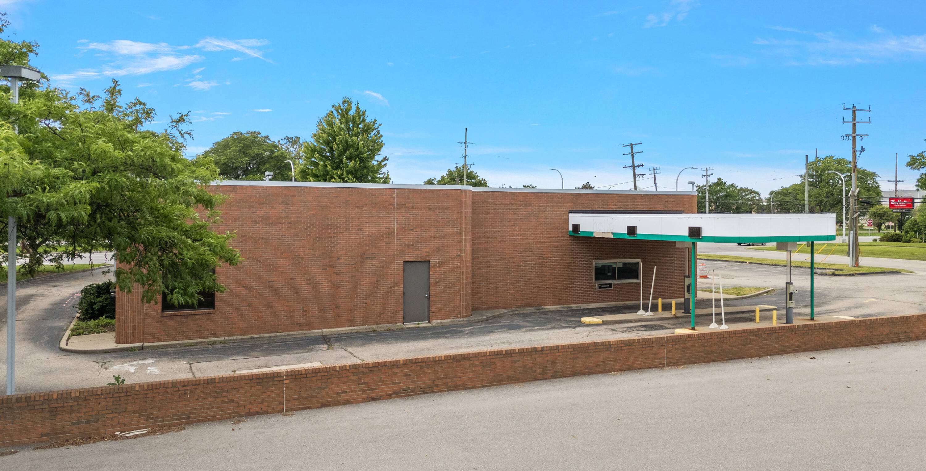 19601 Vernier Rd, Harper Woods, MI 48225 | Crexi.com