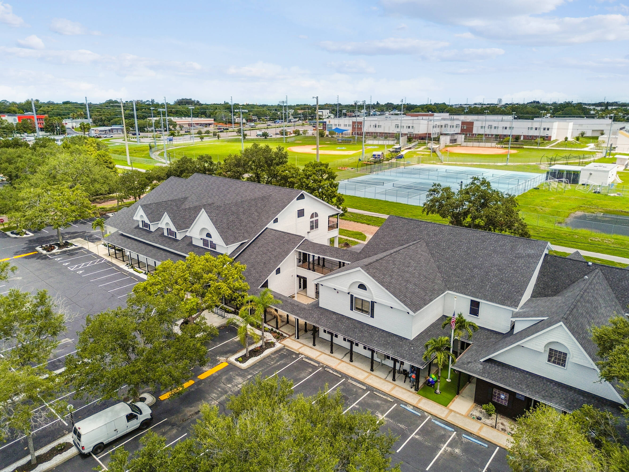 300 E Bay Dr, Largo, FL 33770 | Crexi.com