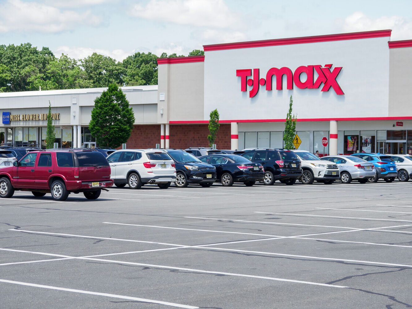 561 US-1, Edison, NJ 08817 | Crexi.com
