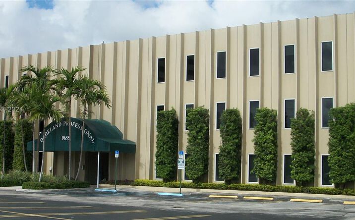 9655 S Dixie Hwy # 205, Pinecrest, FL 33156 | Crexi.com