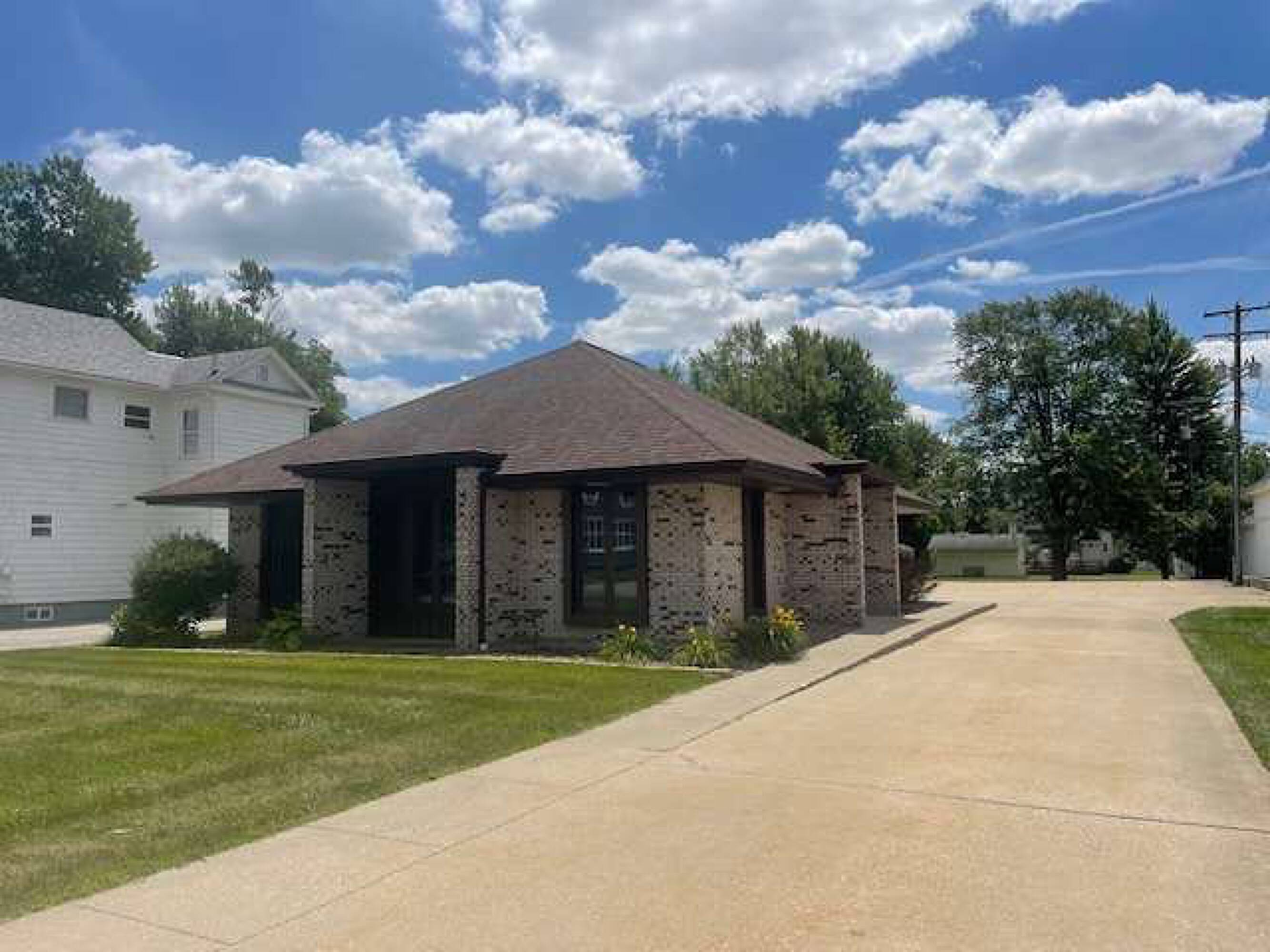 126 E Chestnut St, Wauseon, OH 43567 | Crexi.com