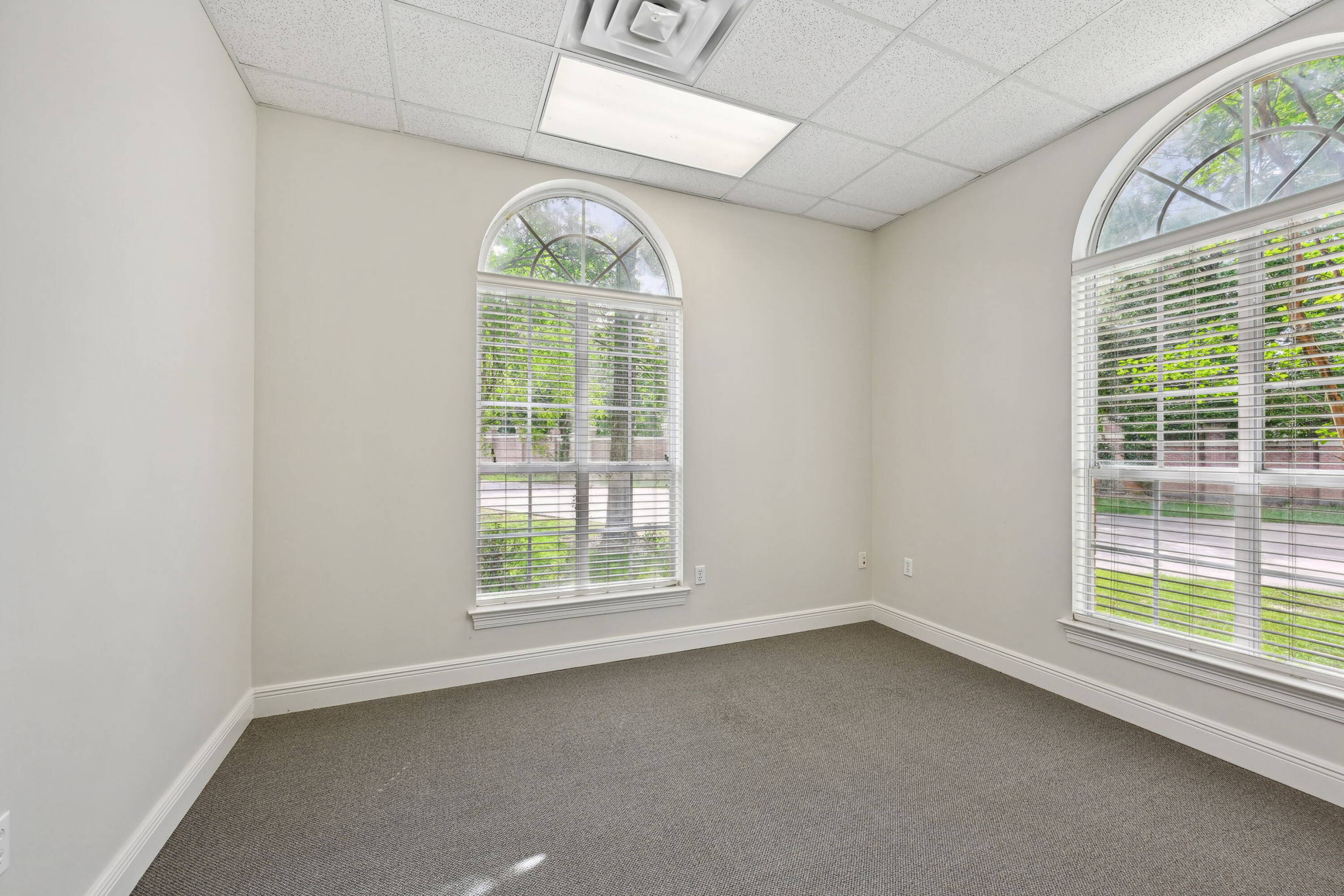 1502 W Causeway Approach, Mandeville, LA 70471 | Crexi.com