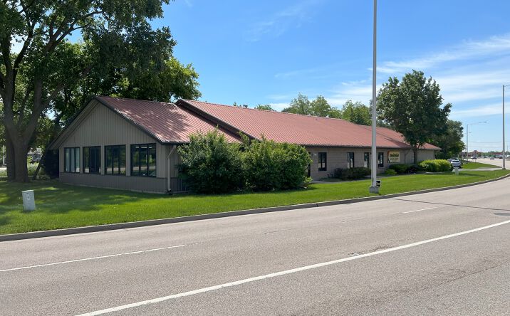 905 Pyott Rd, Crystal Lake, IL 60014 | Crexi.com