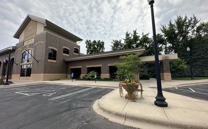 900 6th St, Howard Lake, MN 55349 | Crexi.com