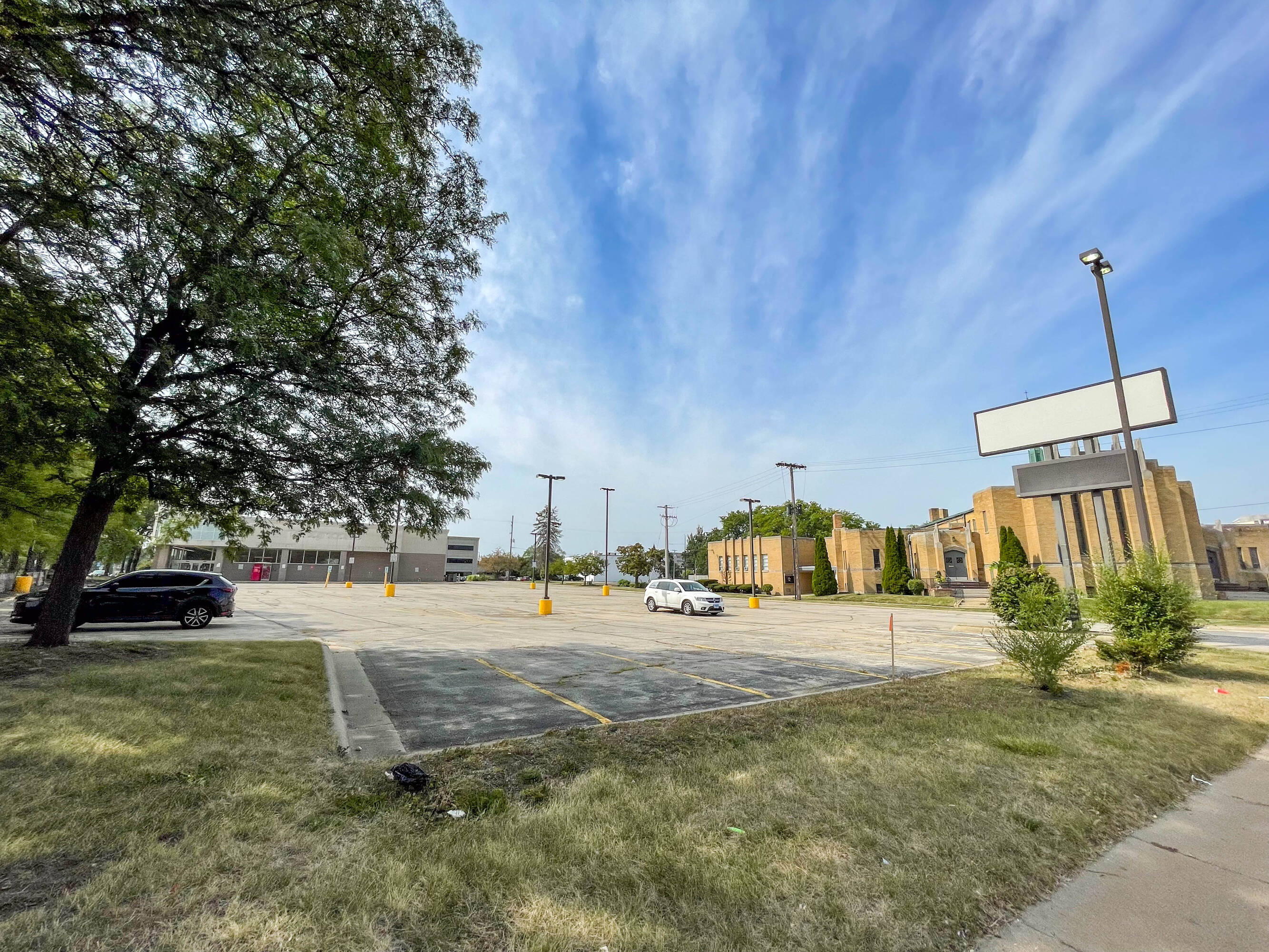 1201 E State St, Rockford, IL 61104 | Crexi.com