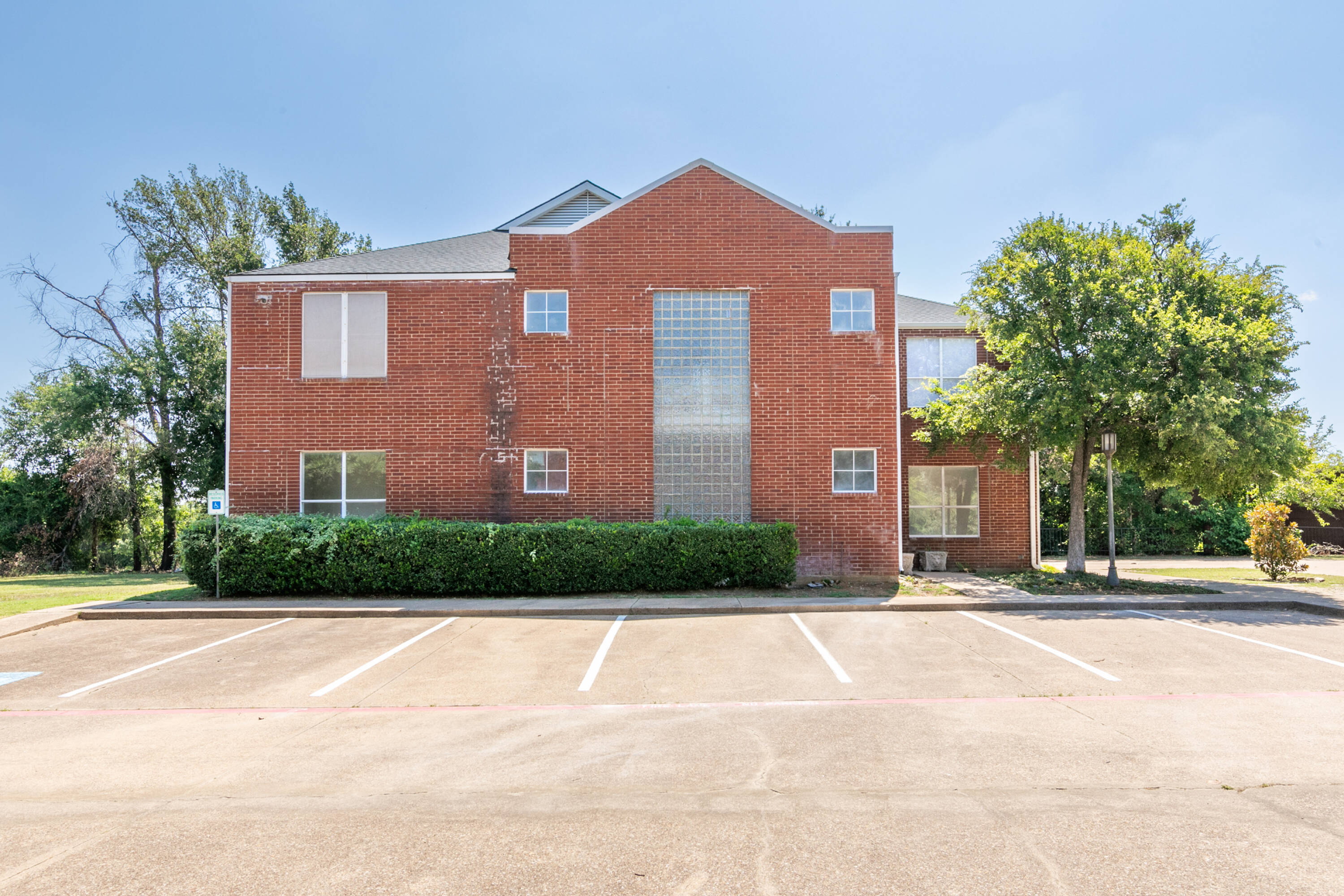 1307 W Abram St, Arlington, TX 76013 | Crexi.com