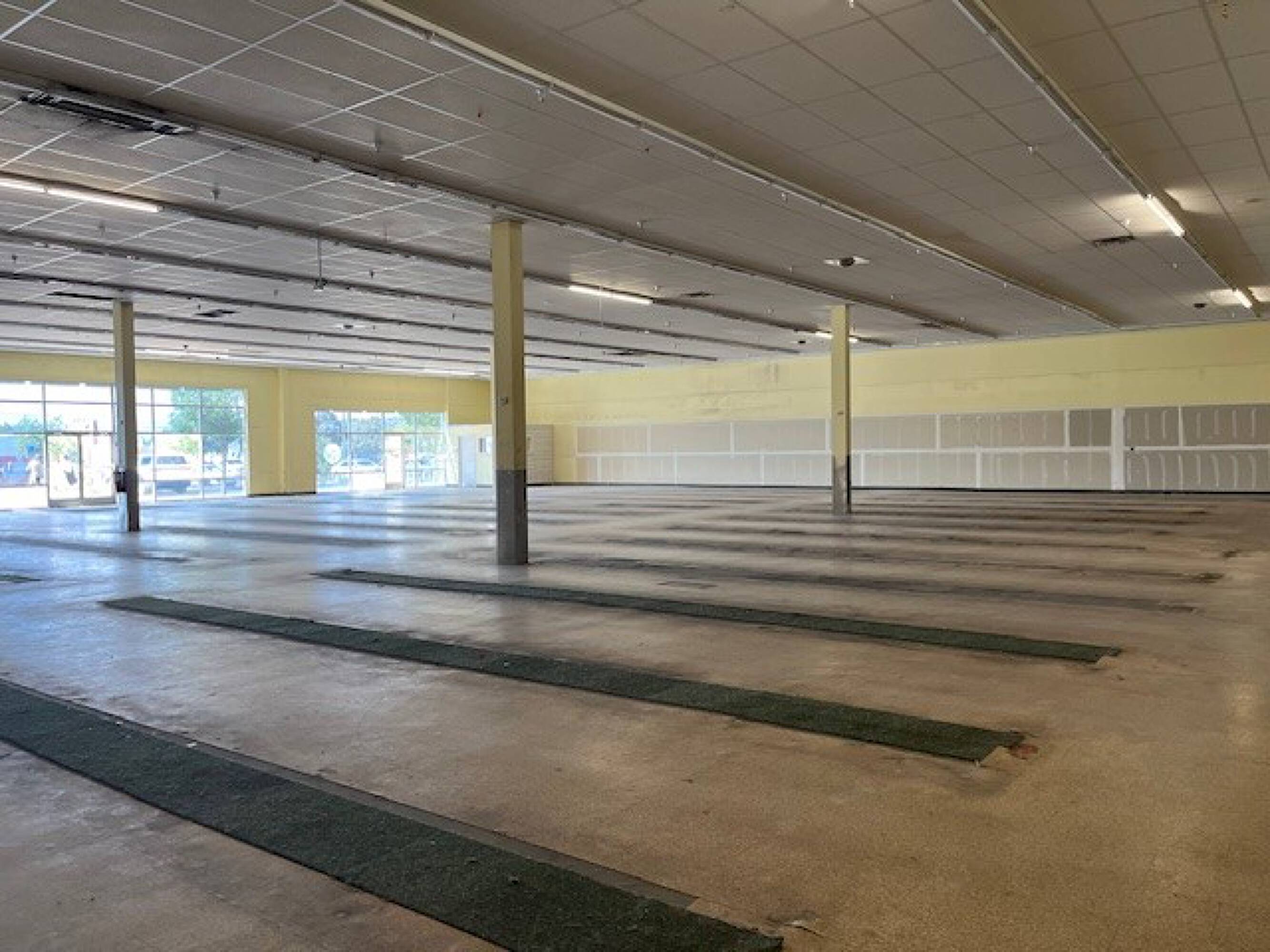 300 Menaul Blvd NW, Albuquerque, NM 87107 | Crexi.com