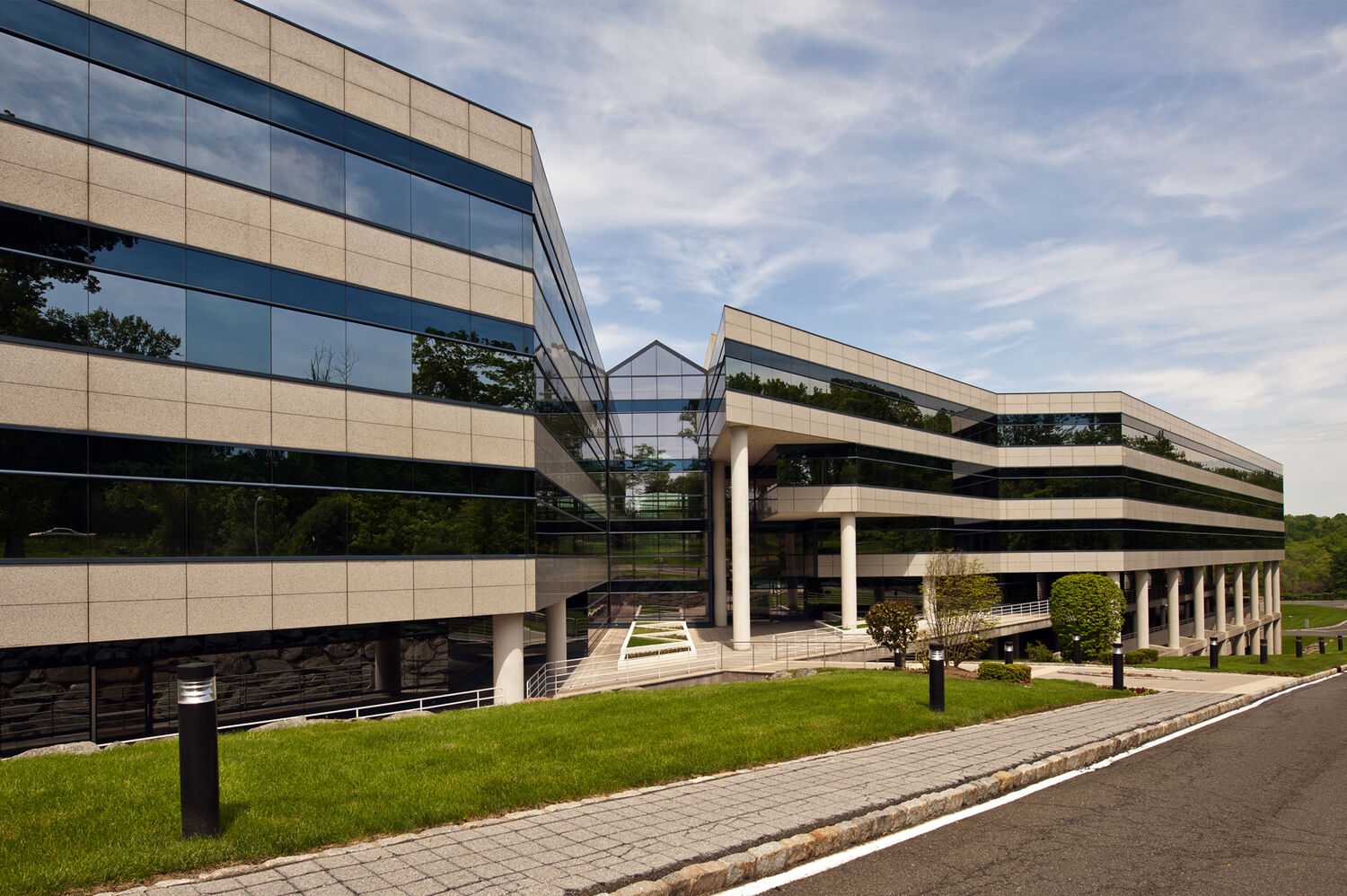 200 Summit Lake Drive, Valhalla, NY 10595 | Crexi.com