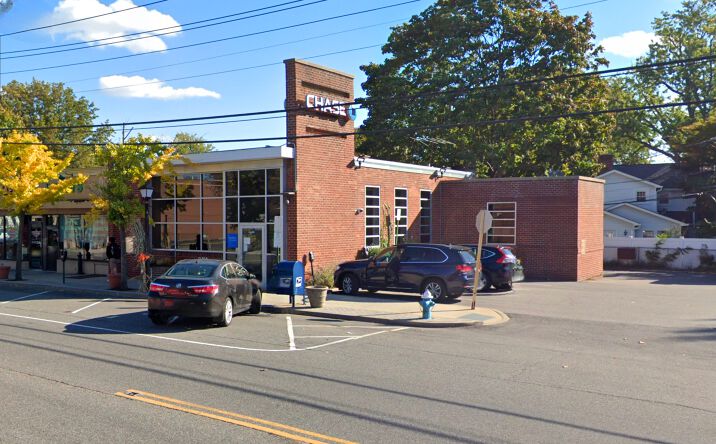 110 Covert Ave, Garden City, NY 11530 | Crexi.com