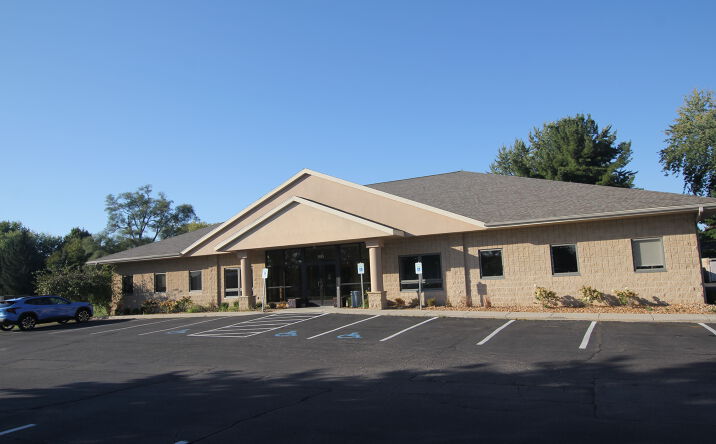 1915 Georgetown Center Dr, Jenison, MI 49428 | Crexi.com