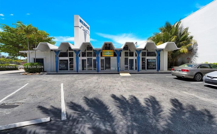 18600 Collins Ave, Sunny Isles Beach, FL 33160 | Crexi.com