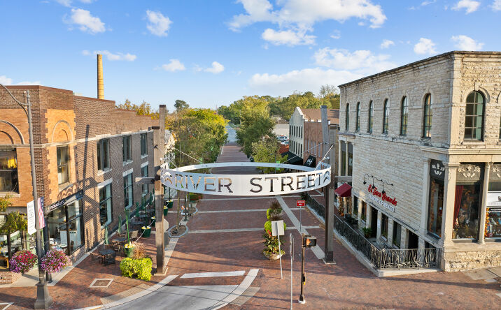 27 N River St, Batavia, IL 60510 | Crexi.com