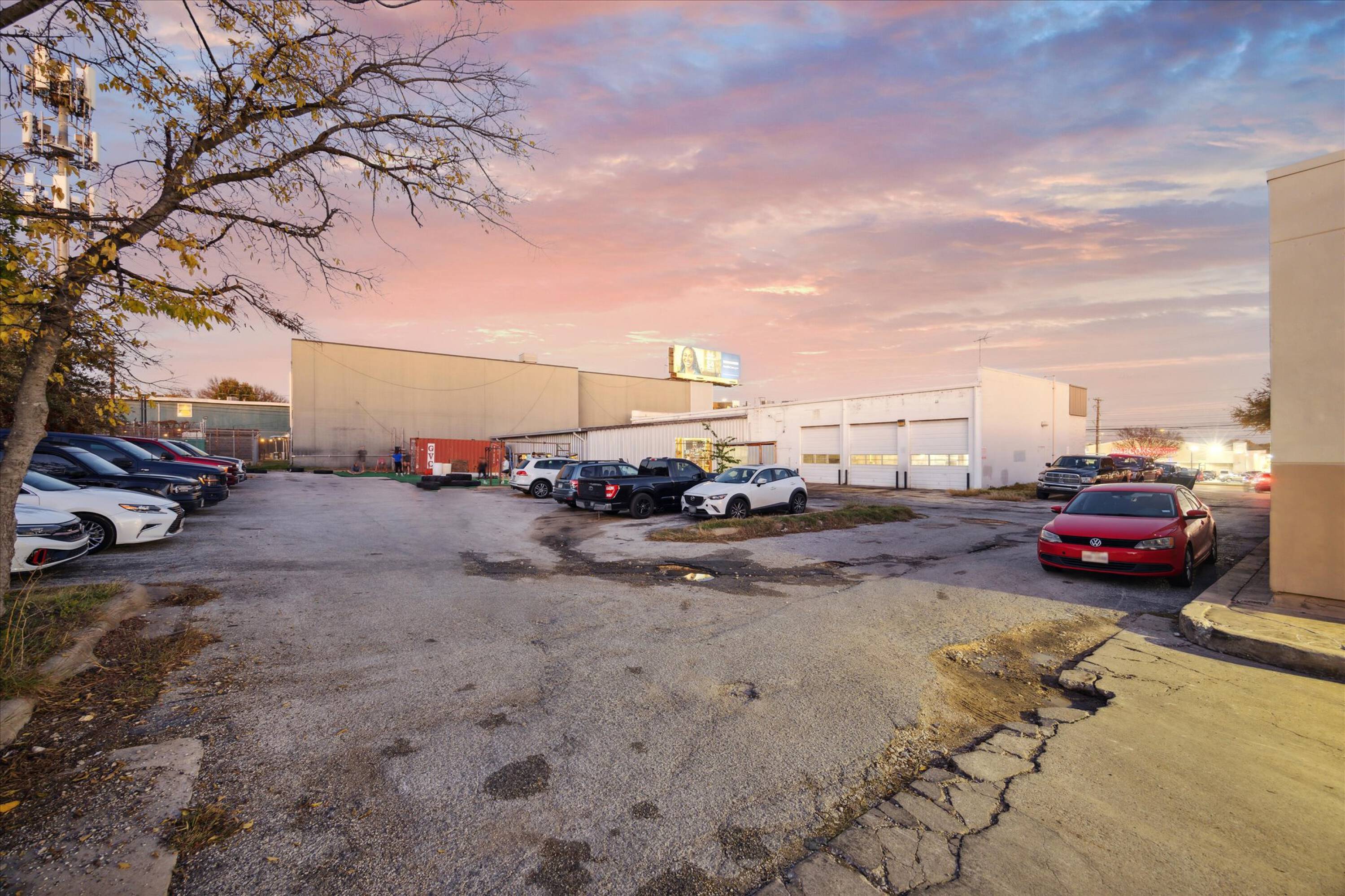 5528 N Lamar Blvd, Austin, TX 78751 | Crexi.com