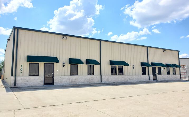 2418 N Frazier St, Conroe, TX 77303 | Crexi.com