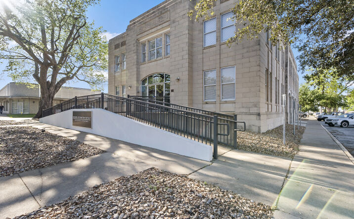111 E 27th St, Bryan, TX 77803 | Crexi.com