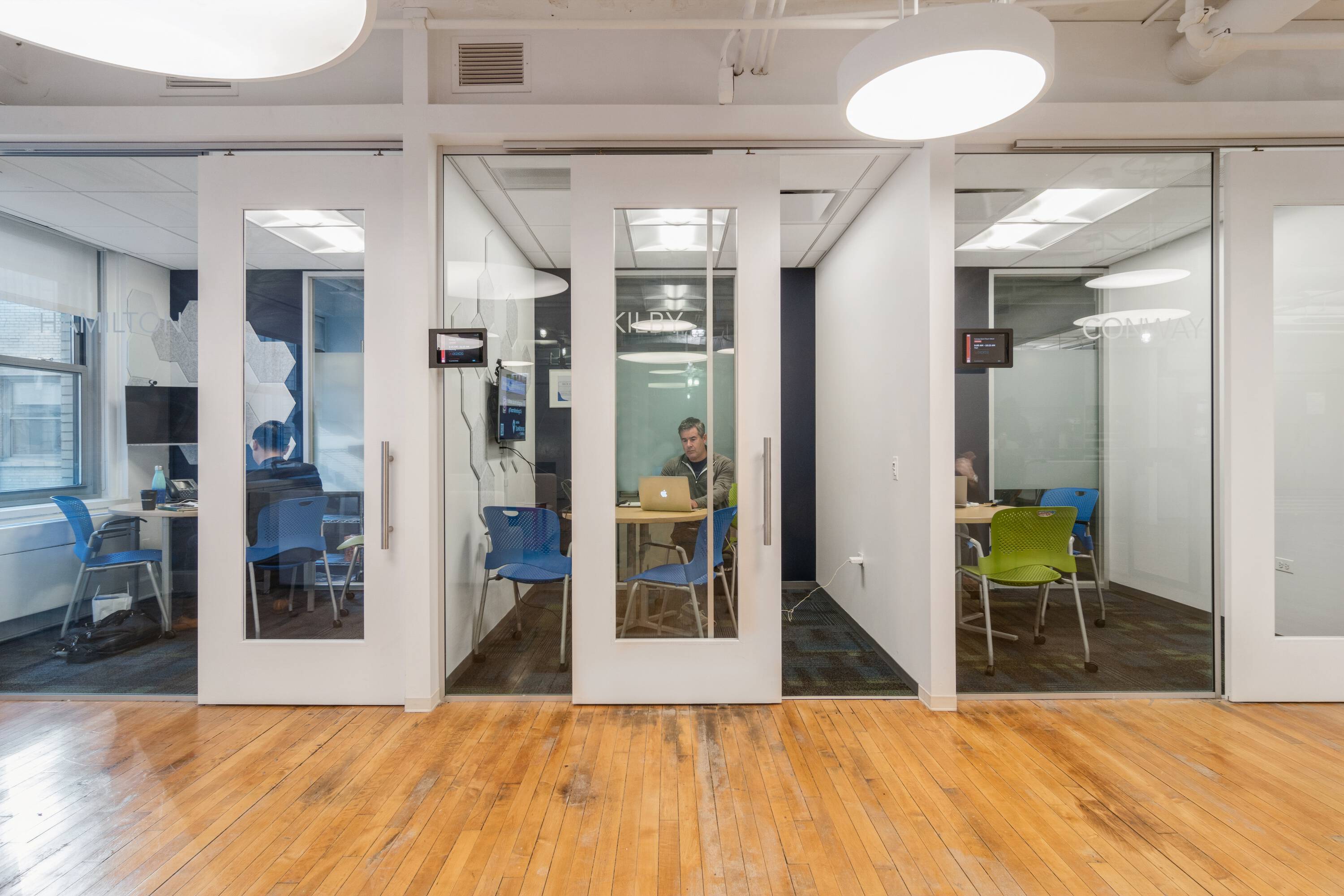 20 N Wacker Dr, Chicago, IL 60606 | Crexi.com