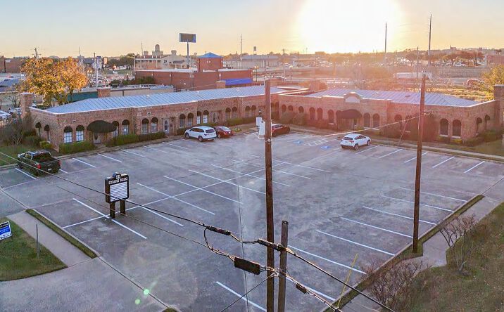 560 W Main St, Lewisville, TX 75057 | Crexi.com