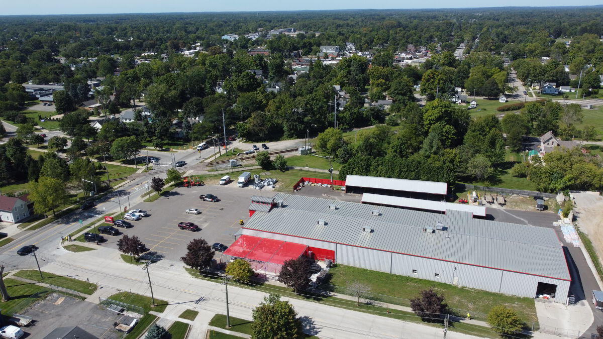 415 E LAKE ST South Lyon MI 48178-1569 APN: 2120326015 | Crexi.com