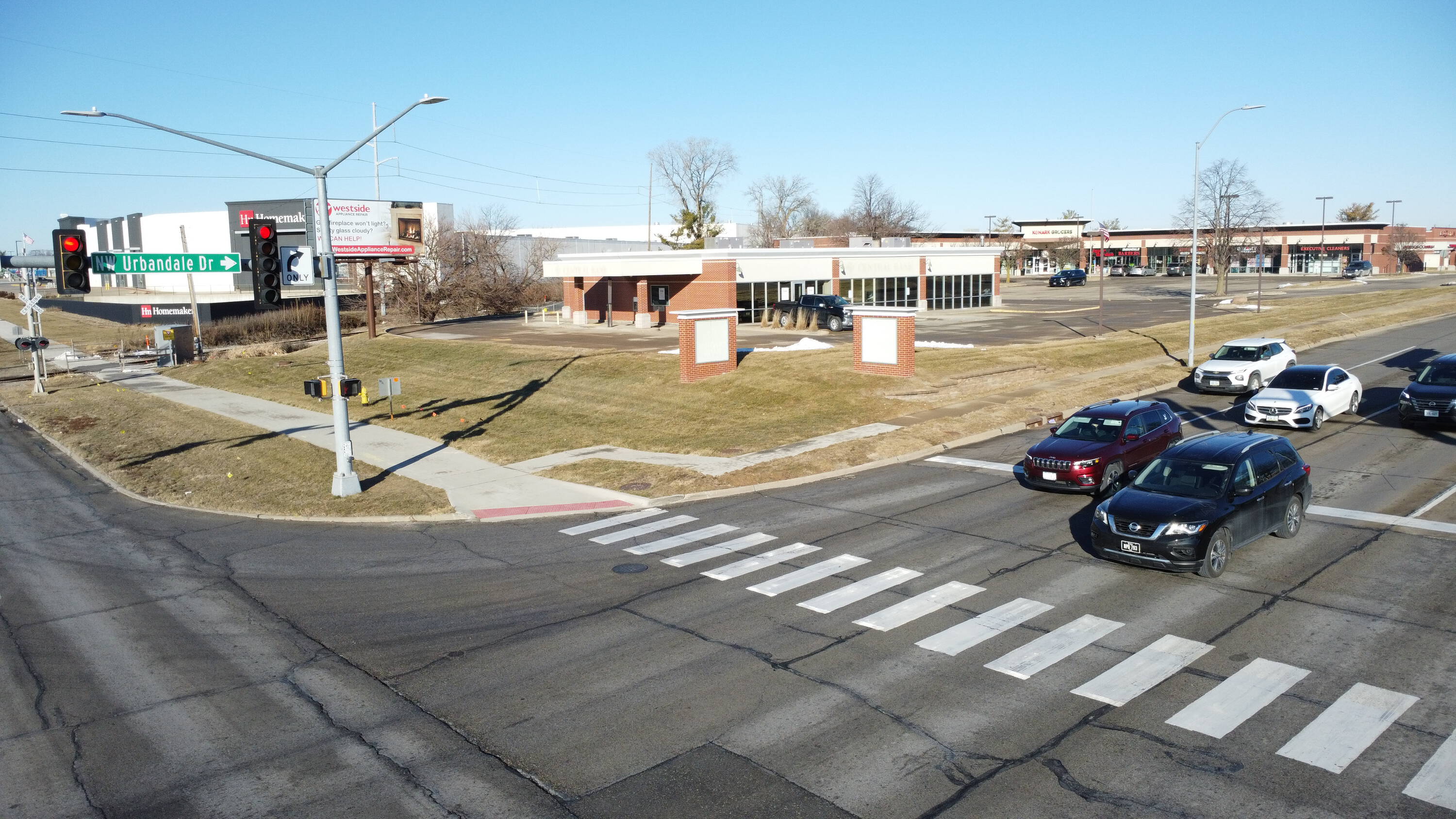 3800 100th St, Urbandale, IA 50322 | Crexi.com