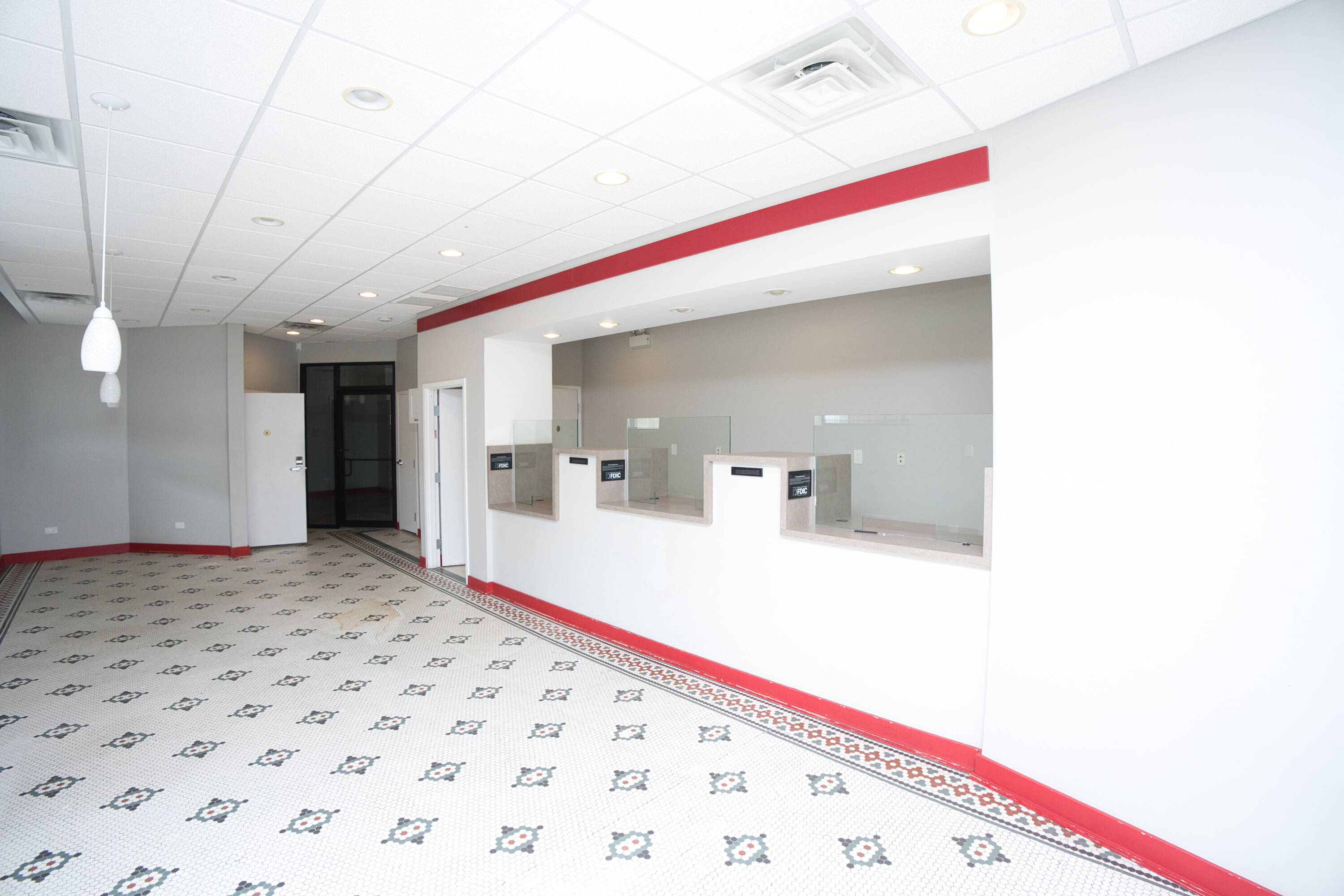 5000 N Broadway, Chicago, IL 60640 | Crexi.com