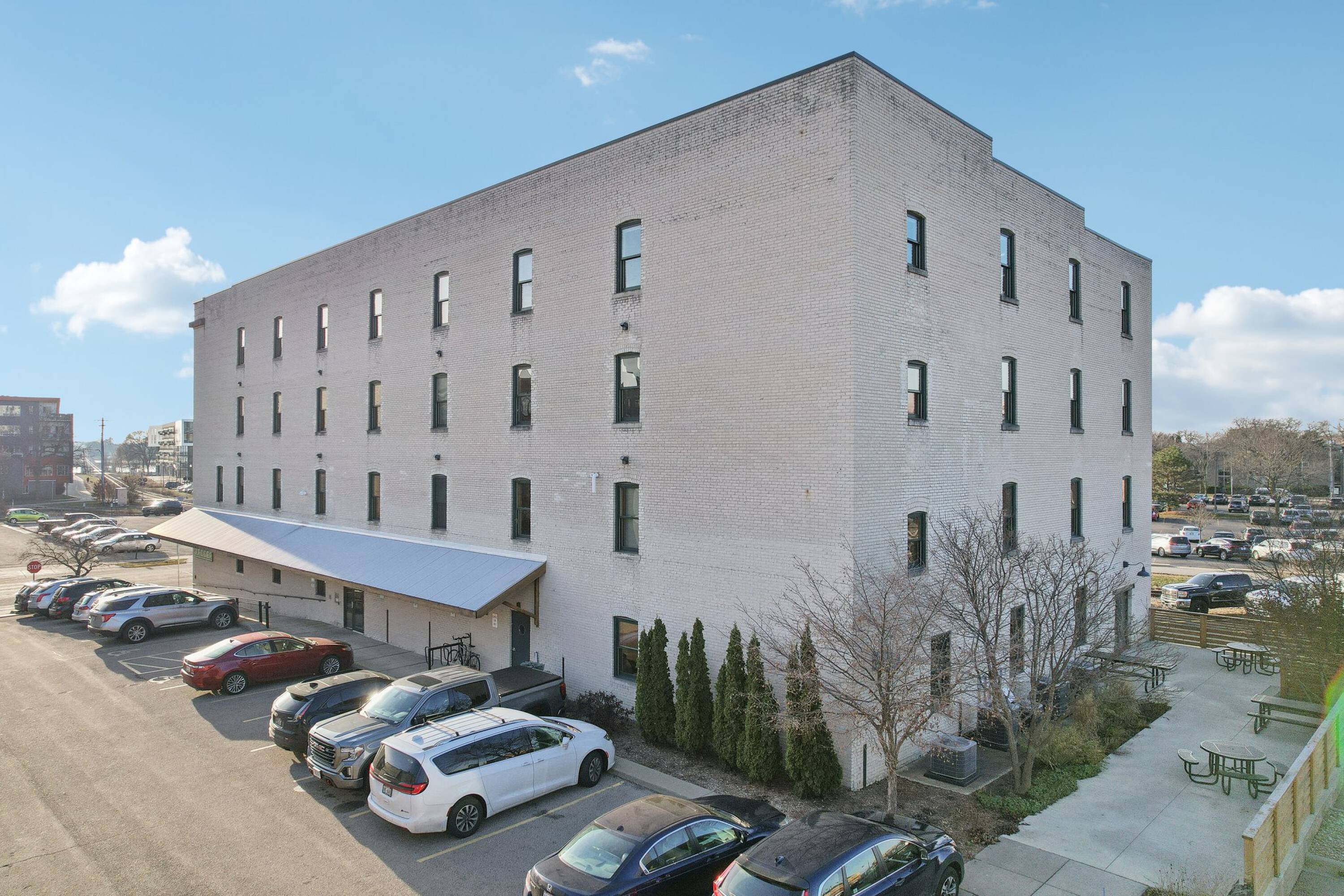 634 W Main St, Madison, WI 53703 | Crexi.com