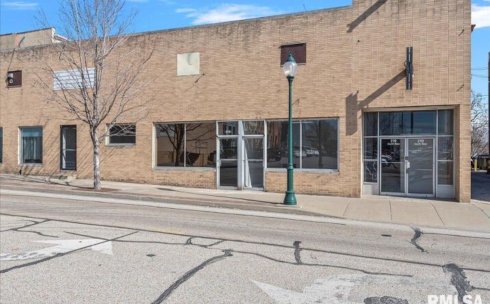 218 S MAIN Street, Jacksonville, IL 62650 | Crexi.com
