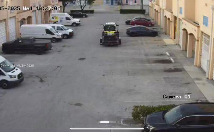 8002 NW 90th St, Medley, FL 33166 | Crexi.com