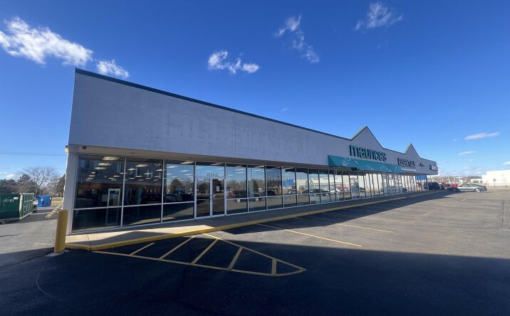 2712 S 25TH Street, Clinton, IA 52732 | Crexi.com