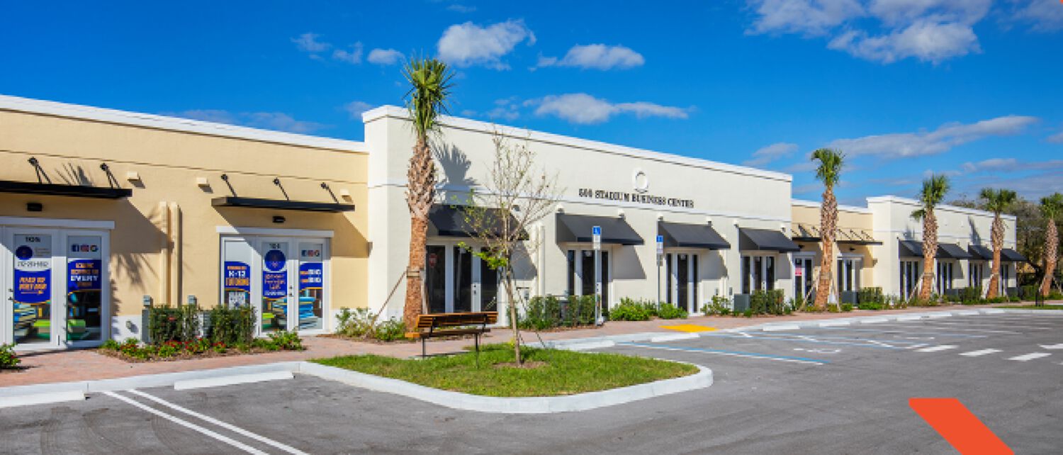 639 NW ENTERPRISE DR Port Saint Lucie FL 34986 APN: 3323-583-0001-000-0 ...