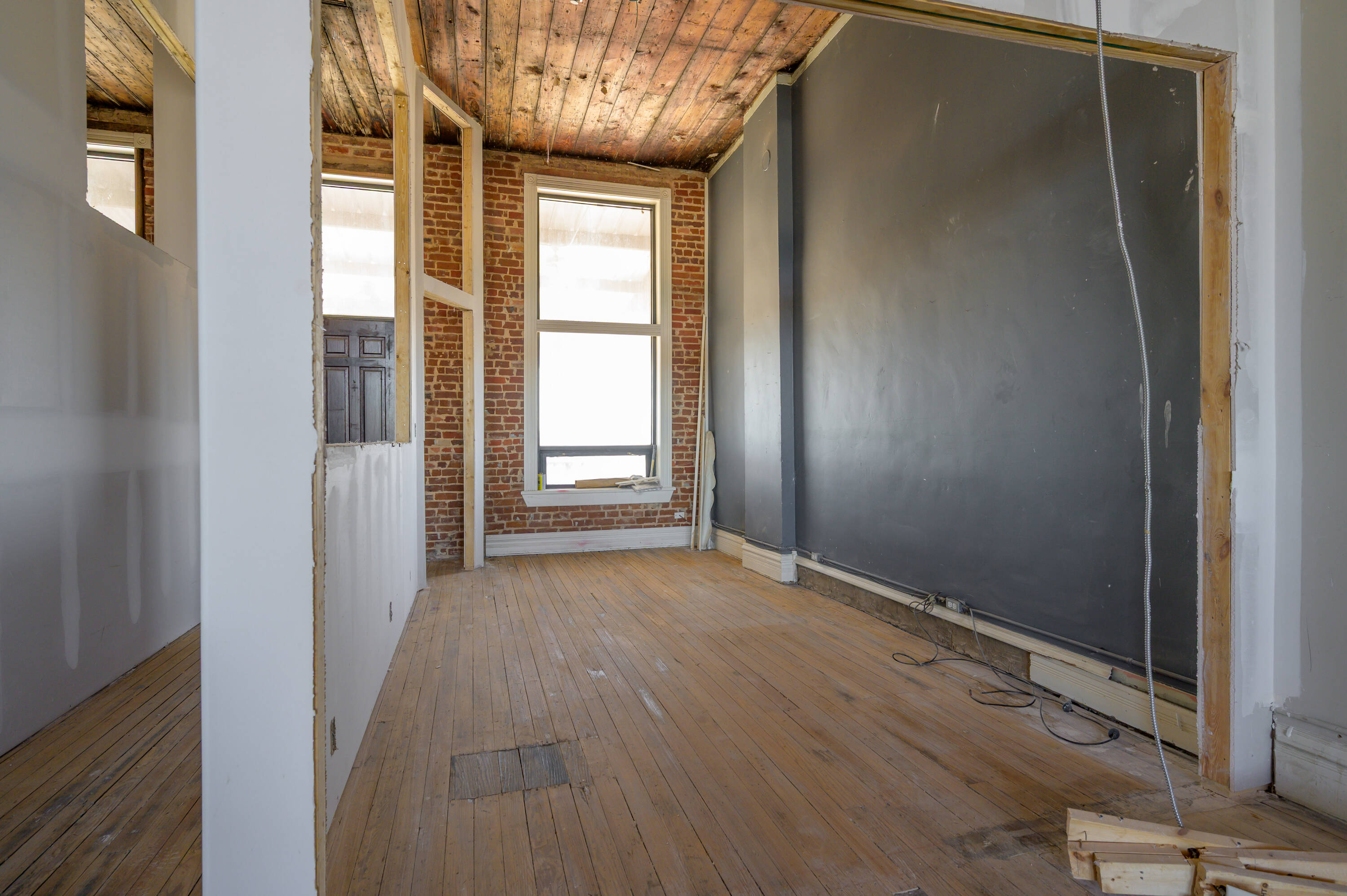 120 W Main St, Denison, TX 75021 | Crexi.com