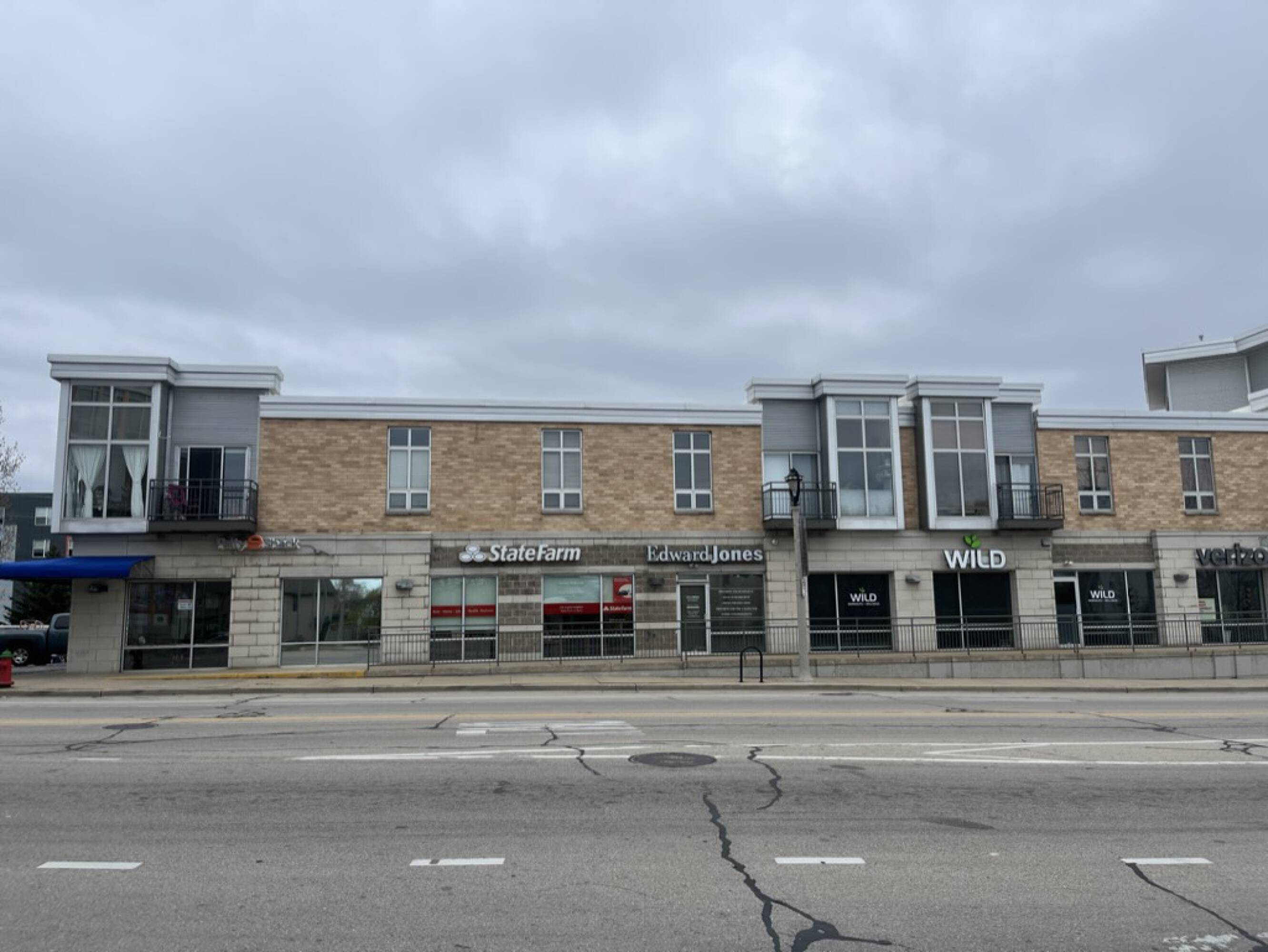 2121 S Kinnickinnic Ave, Milwaukee, WI 53207 | Crexi.com