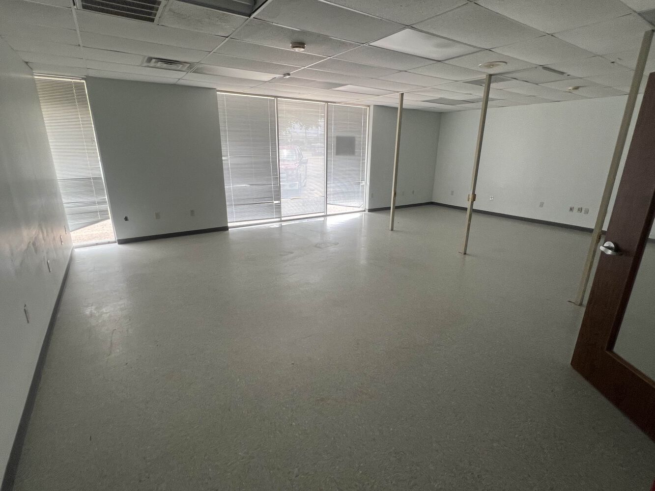 6400 Southwest Fwy, Houston, TX 77074 | Crexi.com