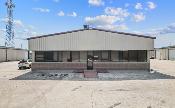 1504 S Frazier St, Conroe, TX 77301 | Crexi.com