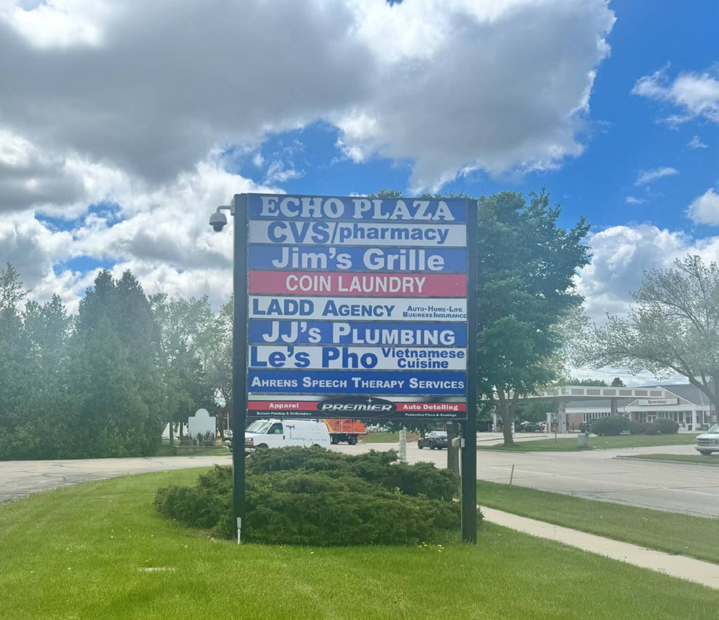 W63 N124-128 Washington Ave, Cedarburg, WI 53012 | Crexi.com