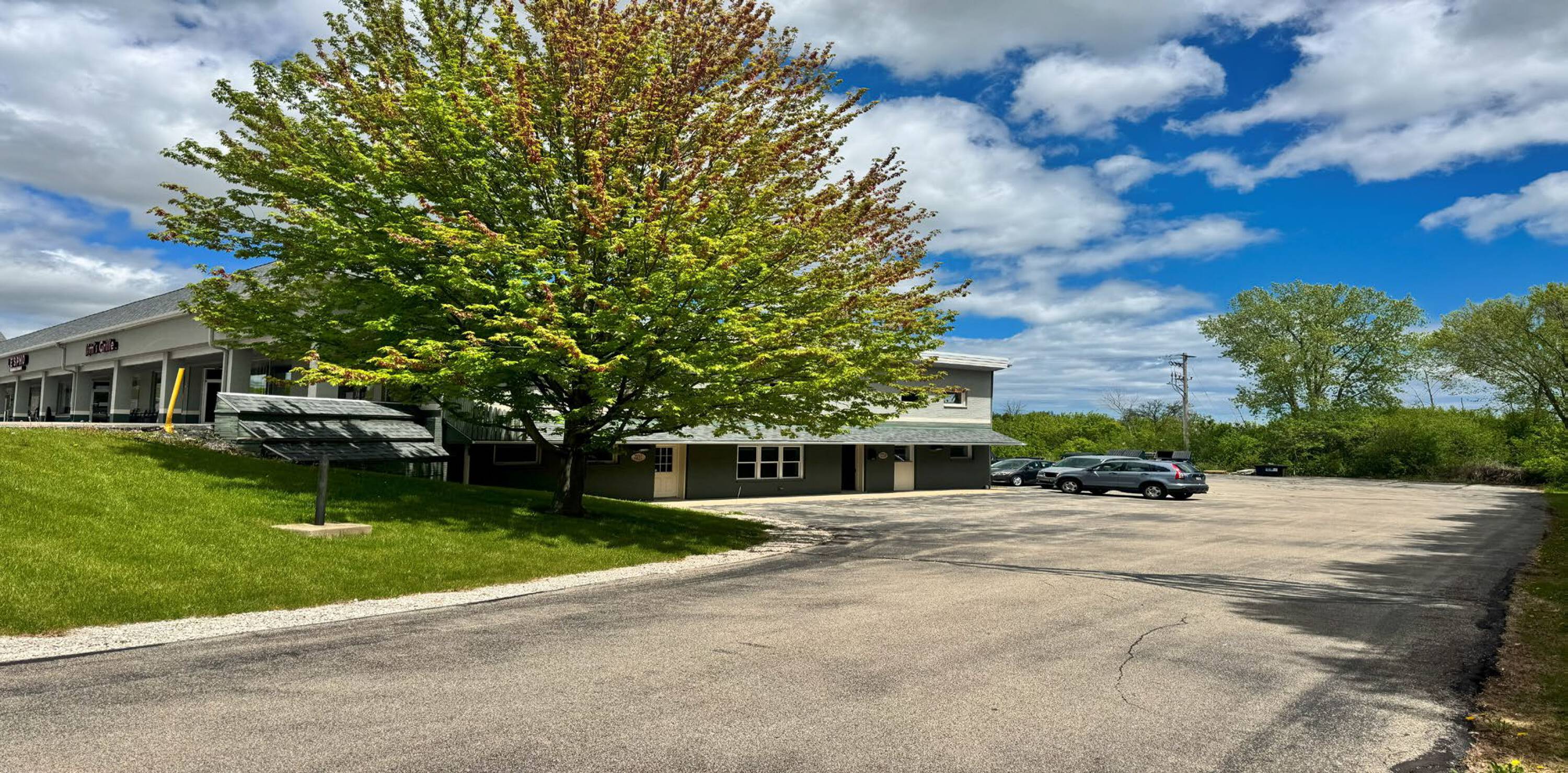 W63 N124-128 Washington Ave, Cedarburg, WI 53012 | Crexi.com
