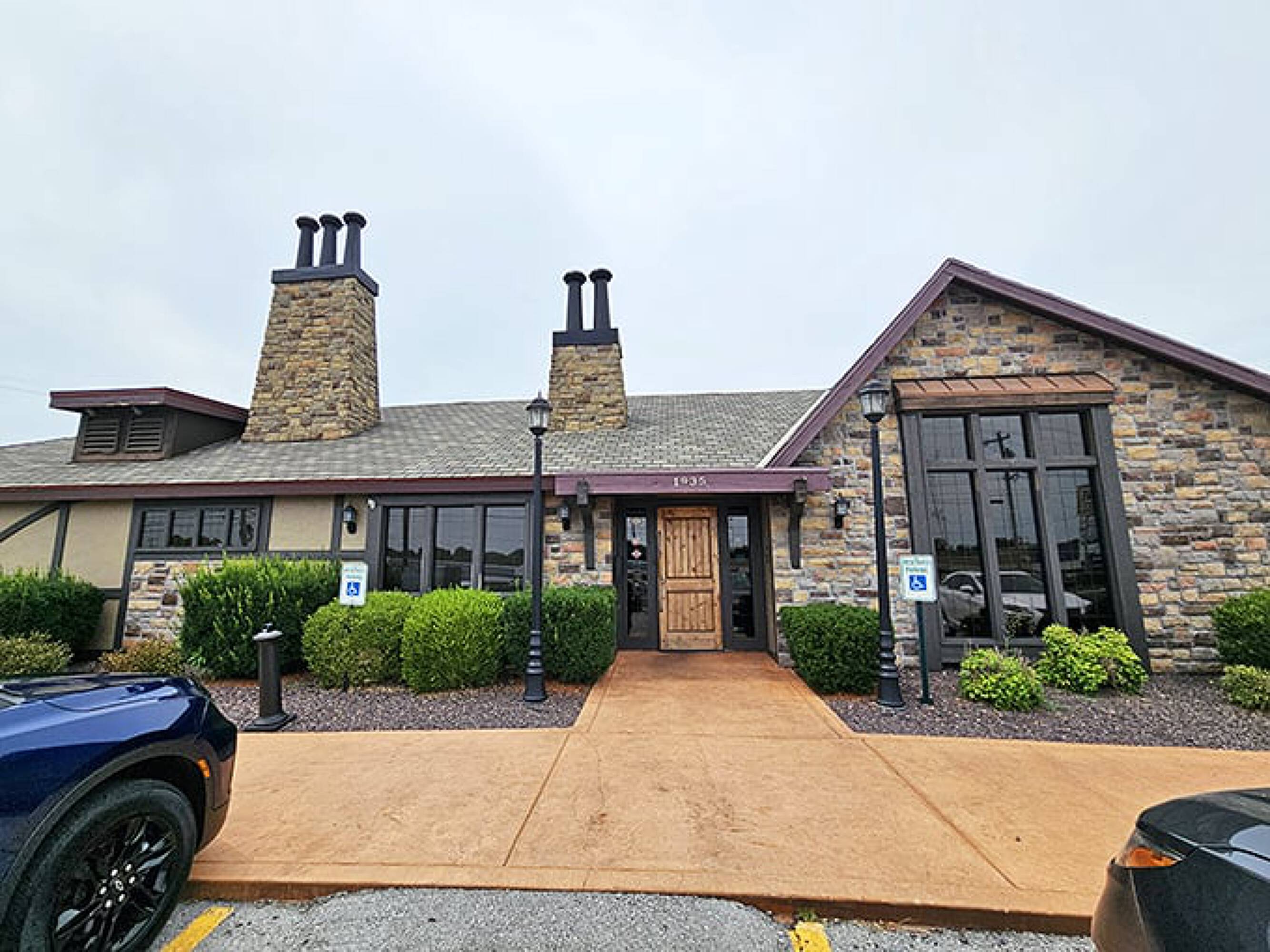 1901-1927 S Glenstone Ave, Springfield, MO 65804 | Crexi.com