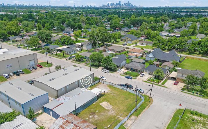 6334 Midvale Ave, Houston, TX 77087 | Crexi.com