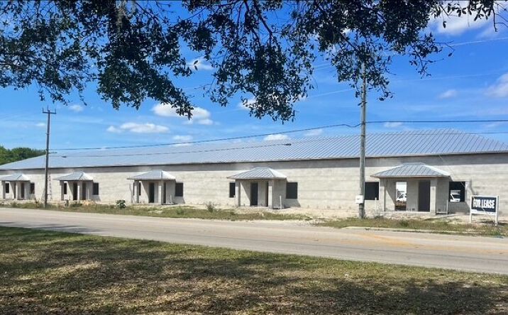 990 Anvil Cir, LaBelle, FL 33935 | Crexi.com