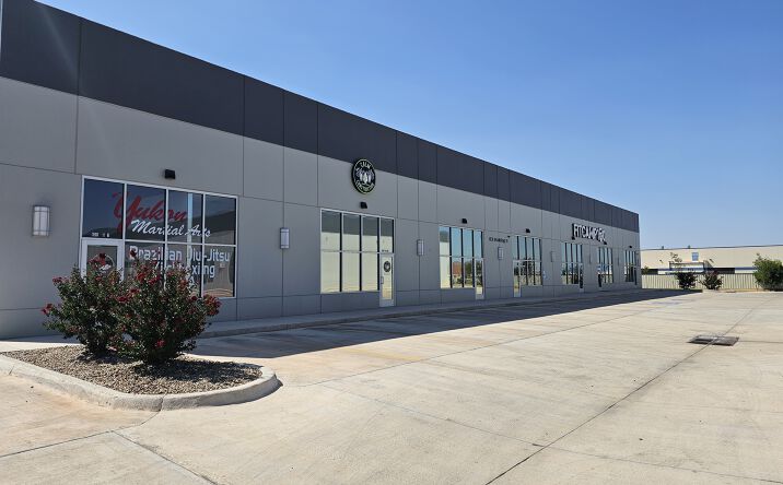 831 N Cemetery Rd, Yukon, OK 73099 | Crexi.com