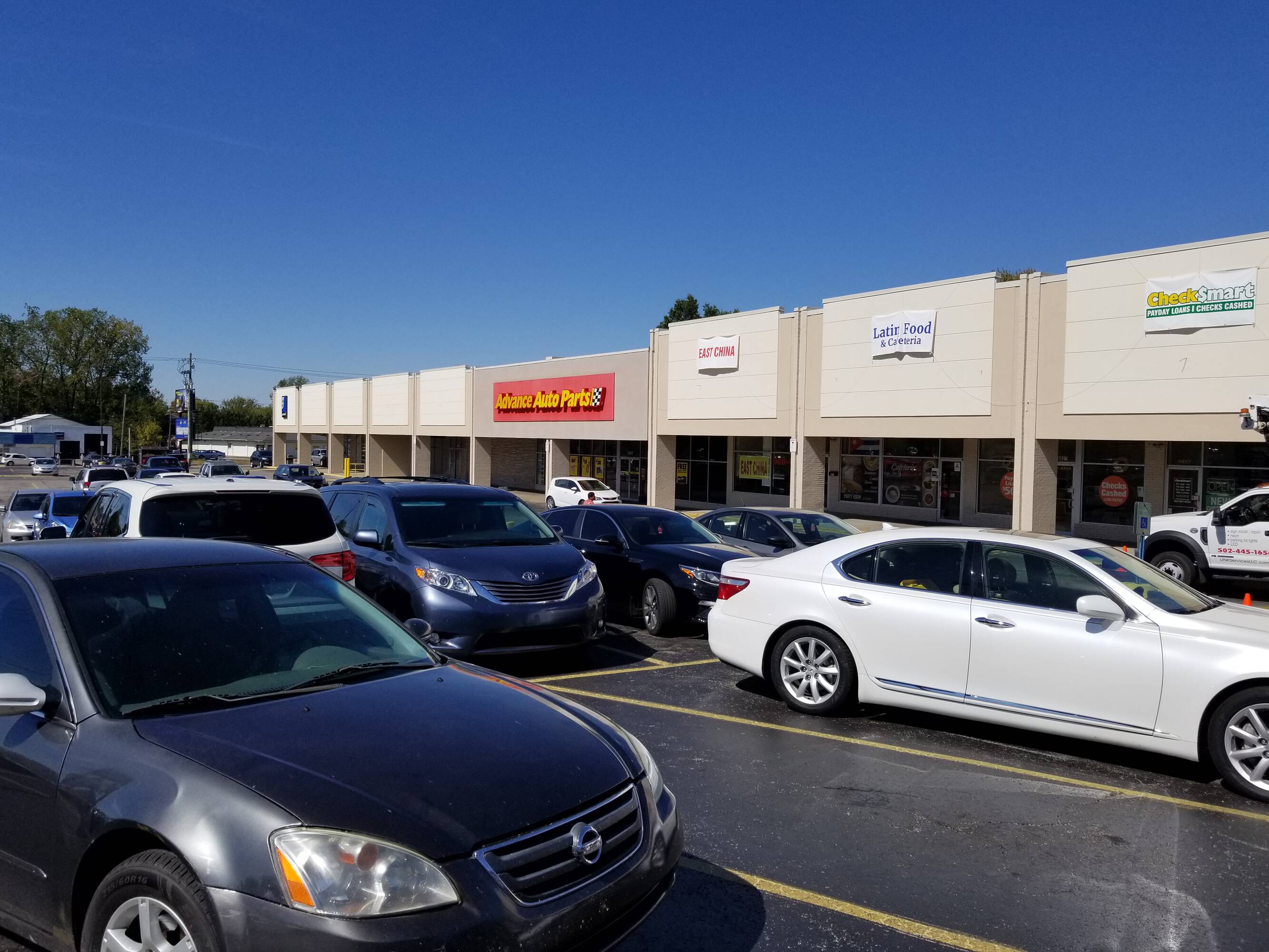 5605 OUTER LOOP Louisville KY 40219-4153 APN: 064402310000 | Crexi.com