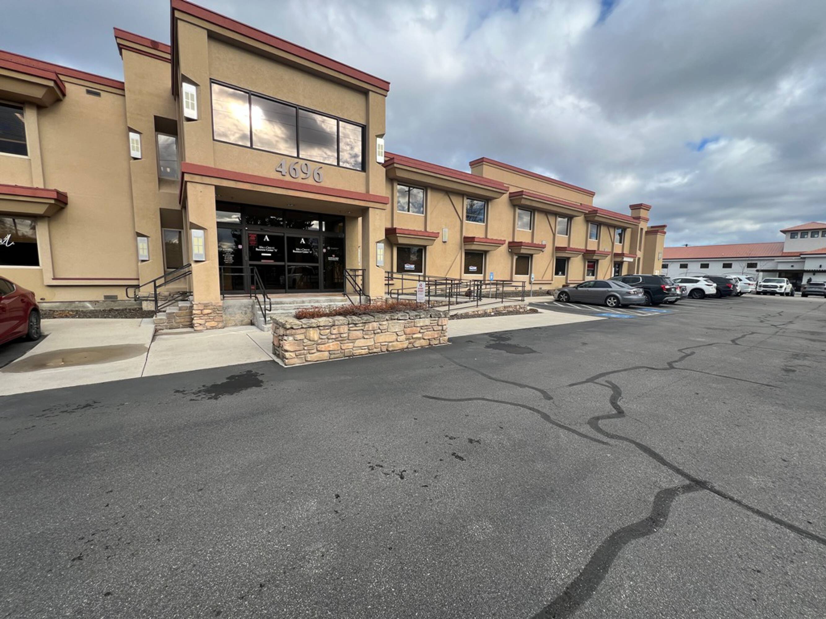 4696 W Overland Rd, Boise, ID 83705 | Crexi.com