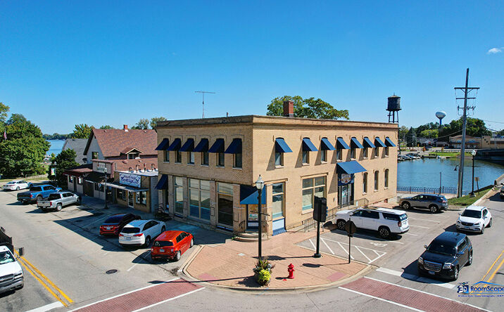 1402 N Riverside Drive, McHenry, IL 60050 | Crexi.com