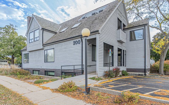 200 N Northwest Highway 202, Barrington, IL 60010 | Crexi.com